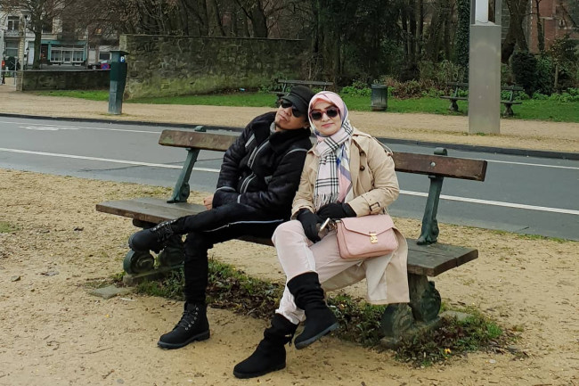 Ada Istri Cantik Dibalik Tampil Urakan Rocker, Siapa Dia? | Entertainment Ada Istri Cantik Dibalik Tampil Urakan Rocker, Siapa Dia? | Entertainment